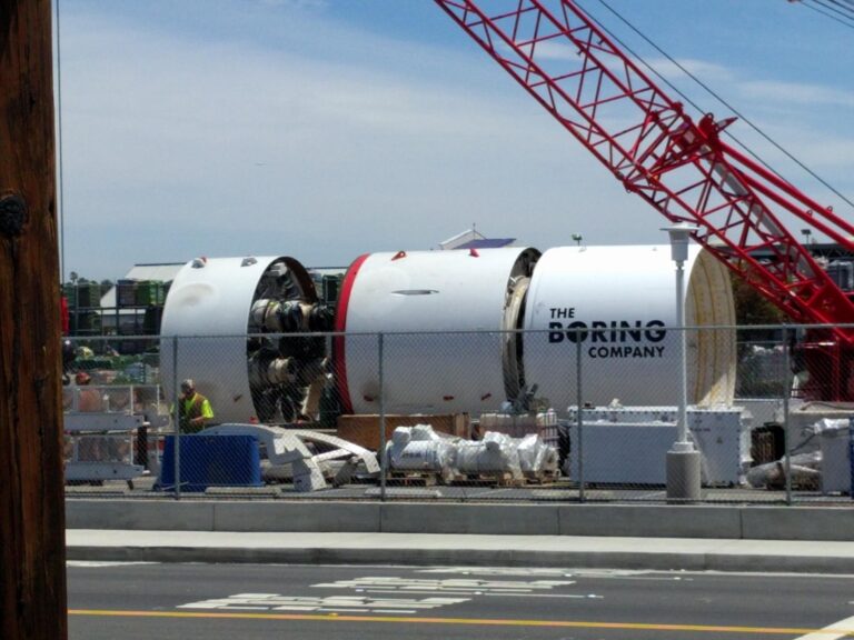 First Sighting of Elon Musk's The Boring Company's Boring Machine ...
