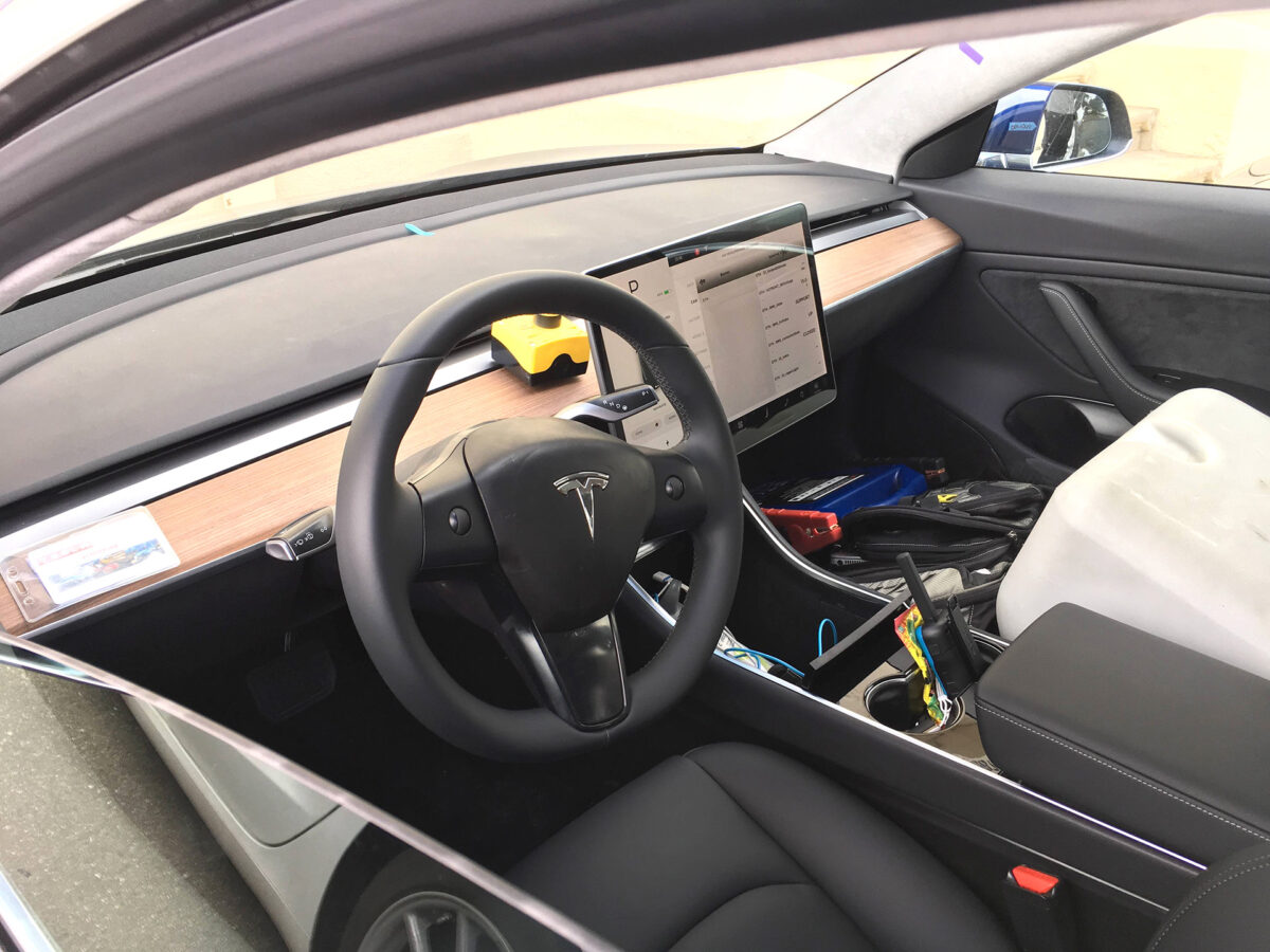 These HD closeup photos of Tesla Model 3 cockpit solve all the mysteries