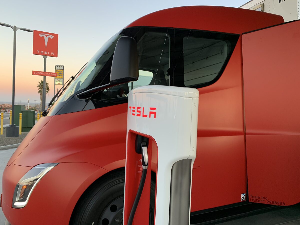 We present to you the 'Red Tesla Semi Truck' [HD Photos]