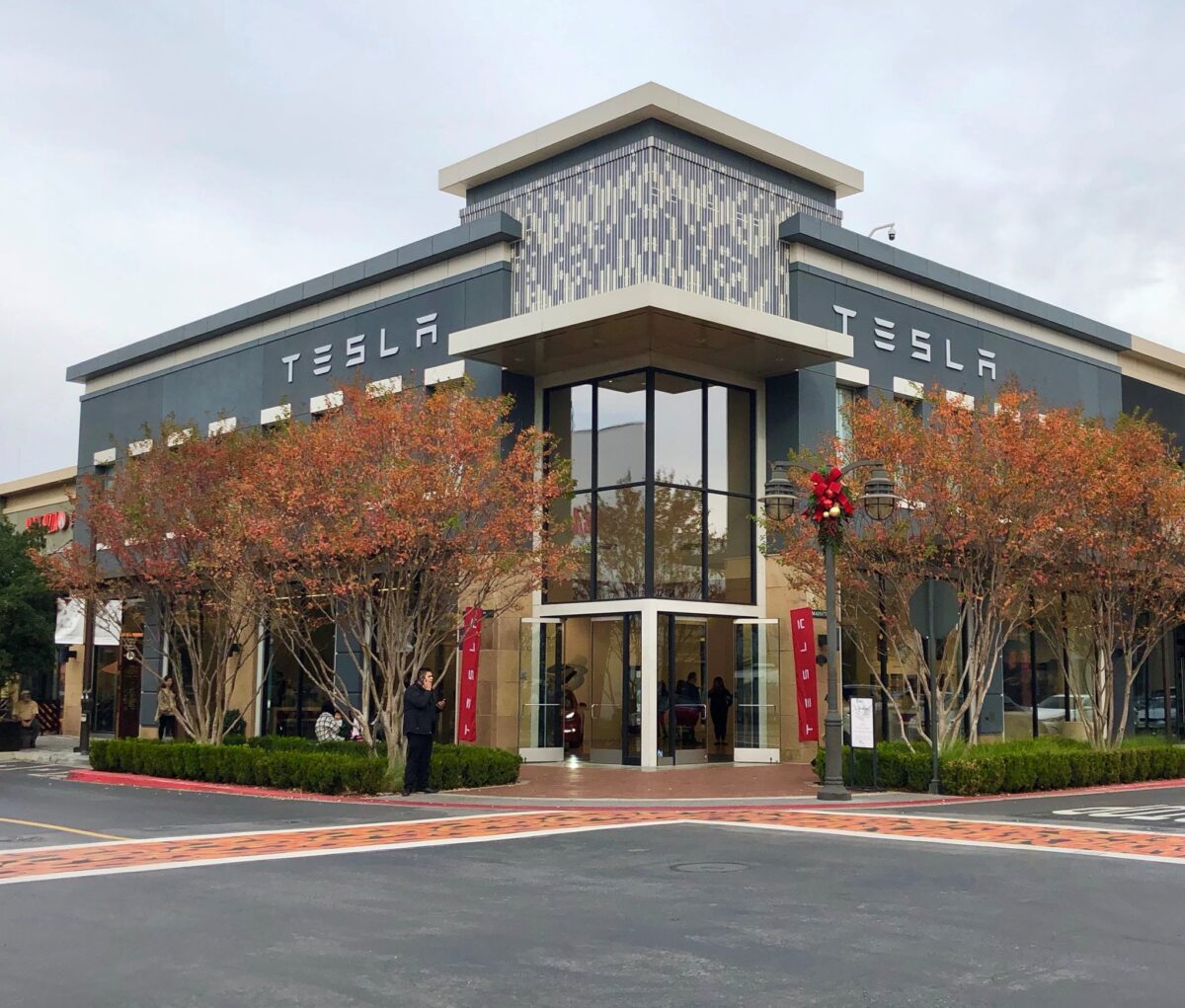 11 new Tesla stores opening this week across the United States, get ...
