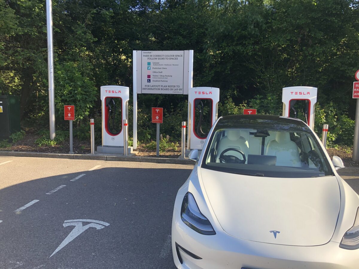 Tesla starts handover of the Right-Hand-Drive Model 3s in the UK