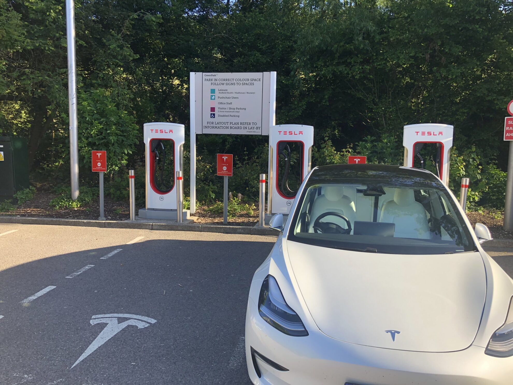 Tesla starts handover of the Right-Hand-Drive Model 3s in the UK