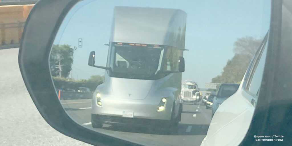 Video of possibly a self-driving Tesla Semi Truck cruising the ...