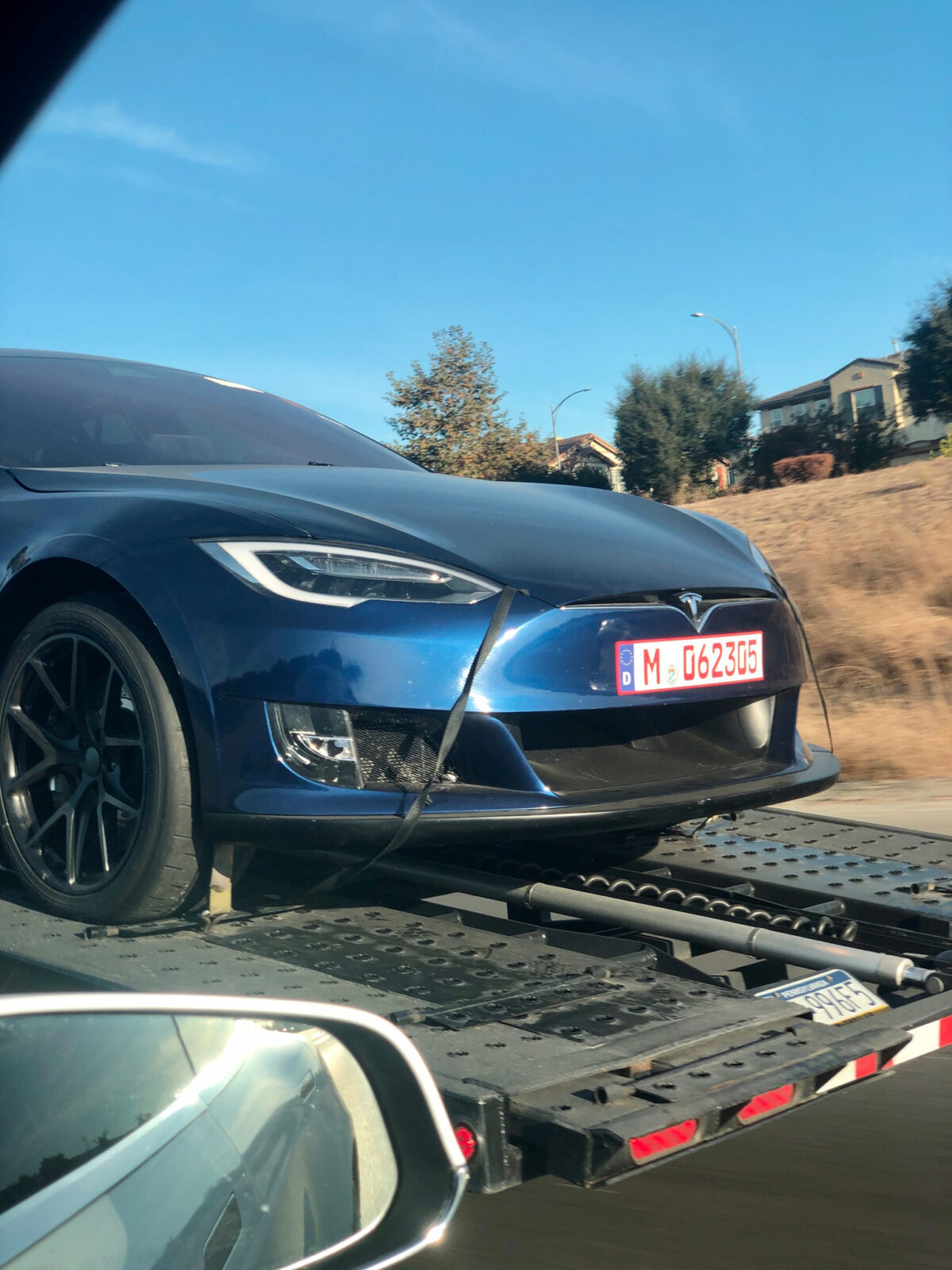 Tesla Model 3 type touchscreen spotted on Plaid Model S prototypes on ...