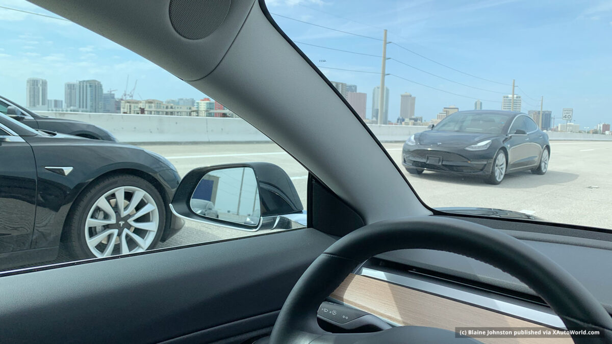 Filming a Tesla Model 3 autonomous fleet on the Tampa Expressway, FL
